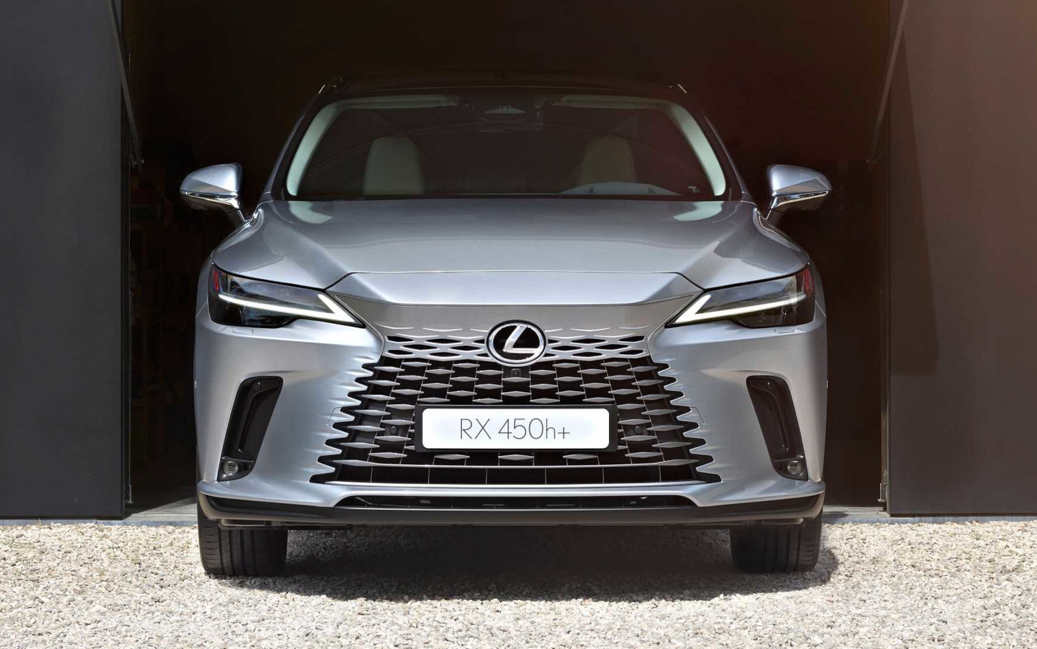 Lexus RX 450h+ 2023 | SUV Drive
